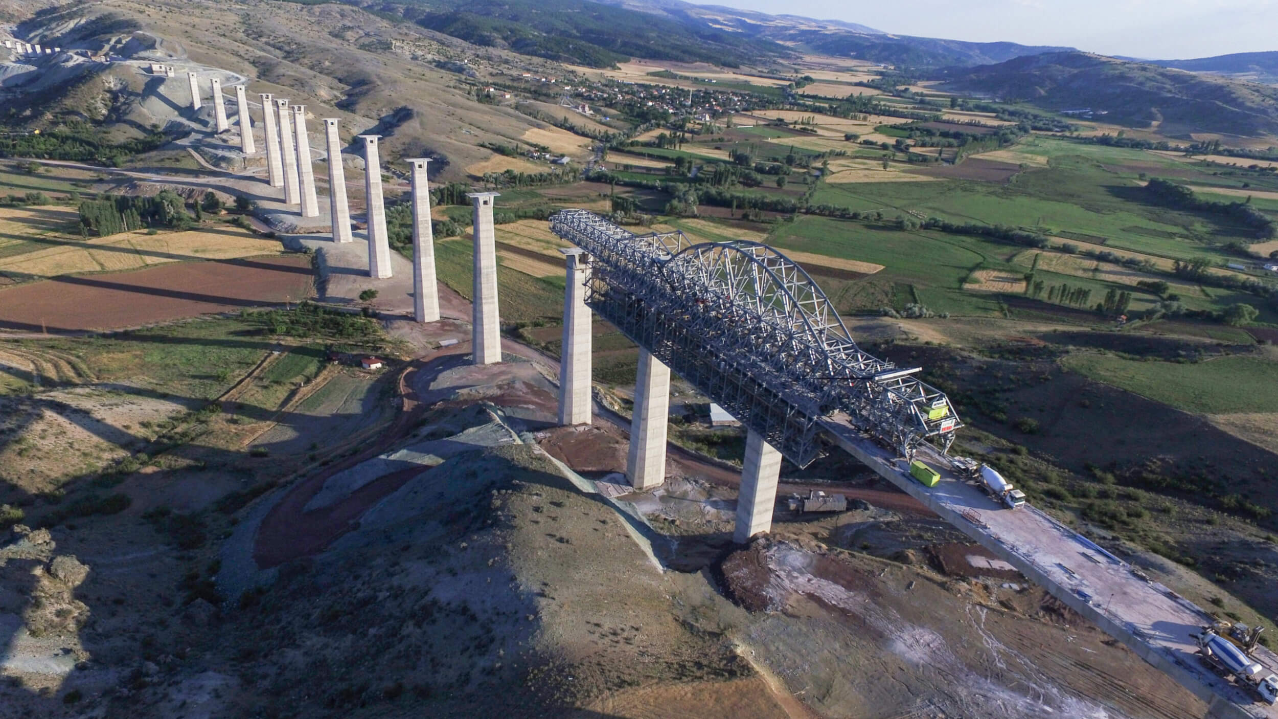 Infrastructure: Complex rail system design - Aczel